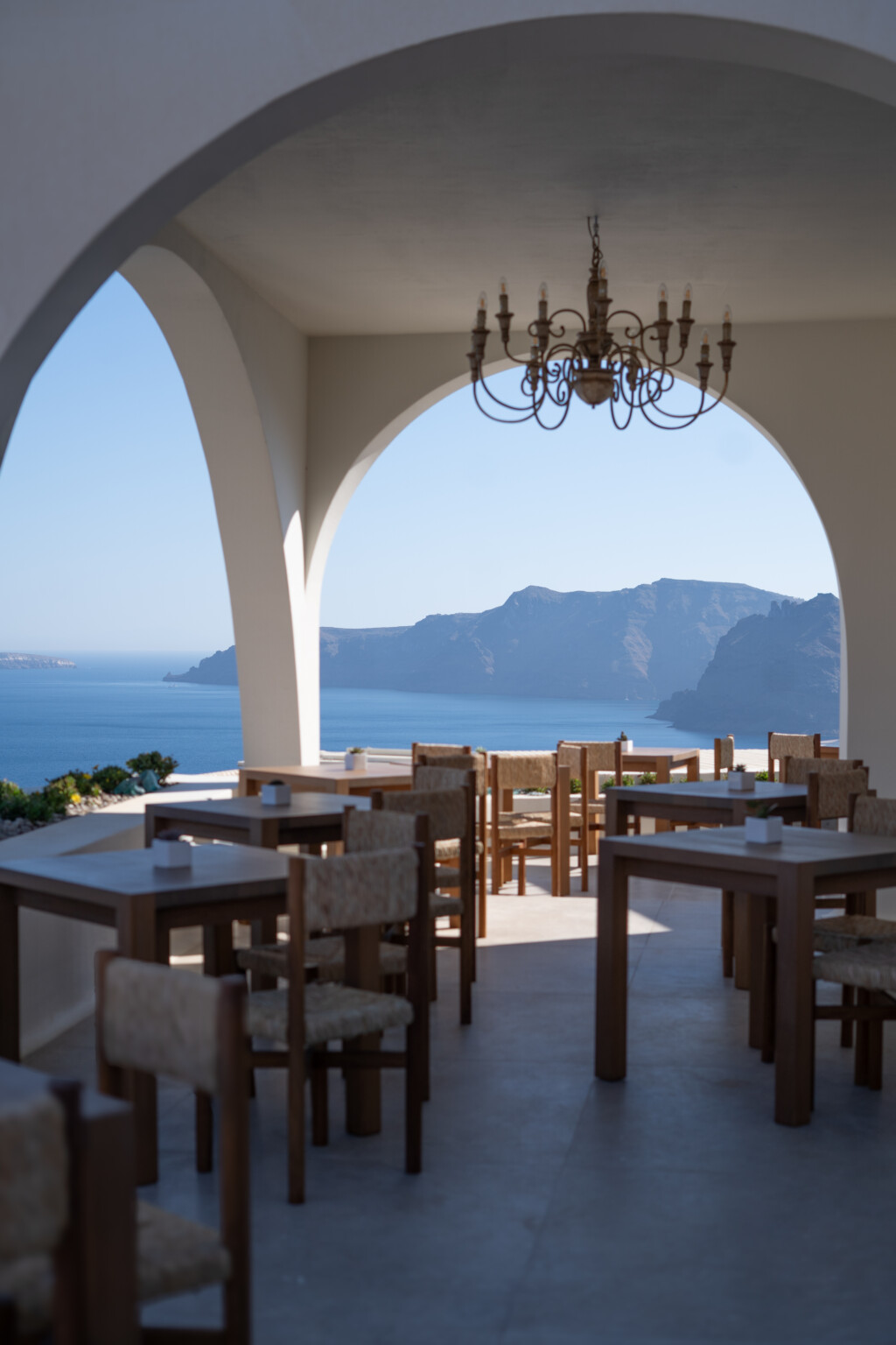 MILTOS' Greek Table
